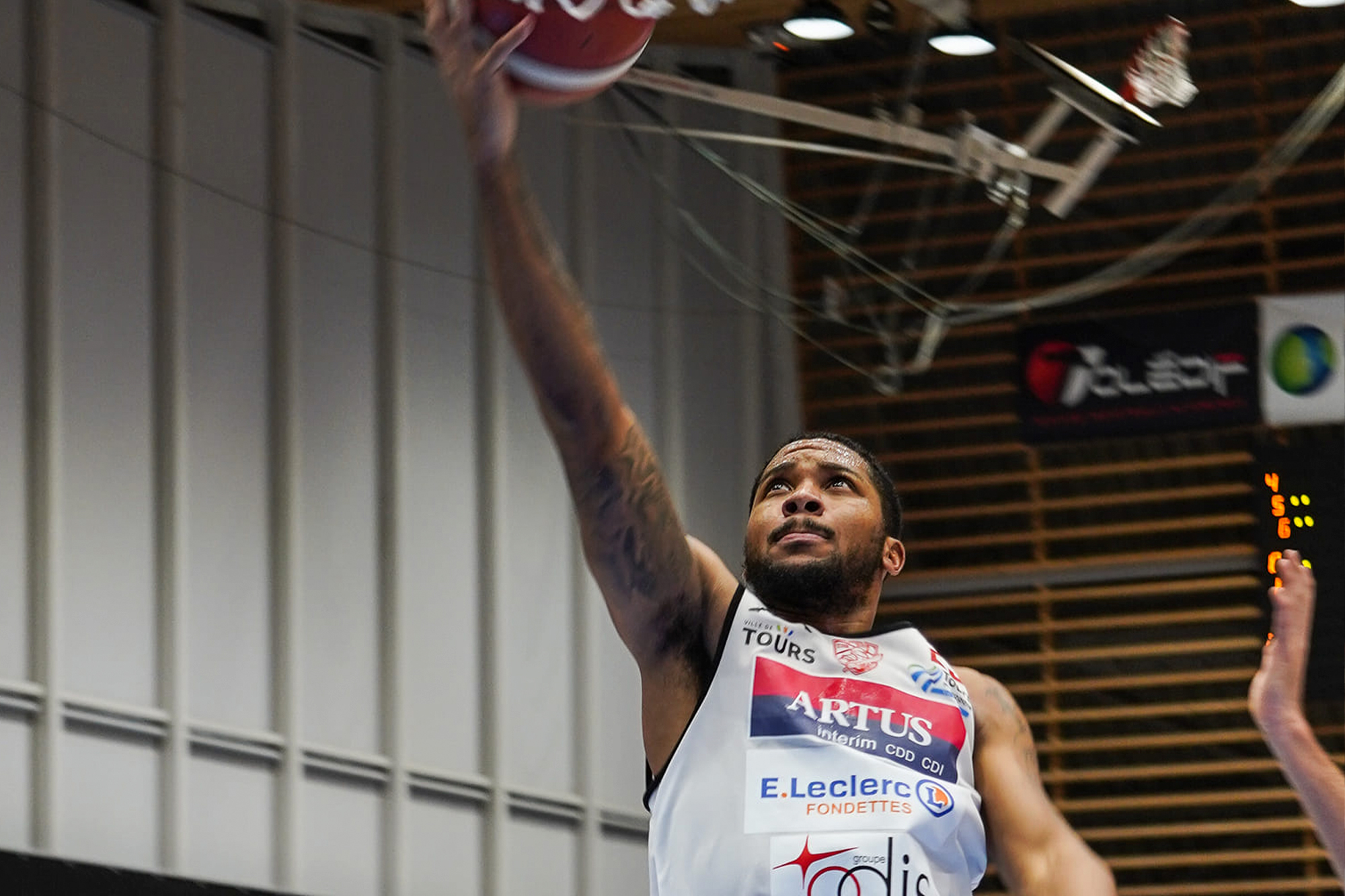 Collin Turner prend feu à Monconseil | FFBB